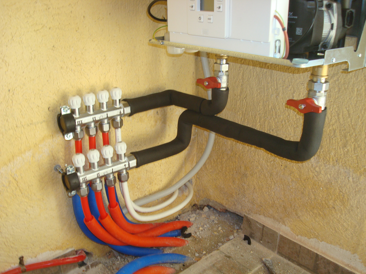 ΕΓΚΑΤΑΣΤΑΣΗ ΕΠΙΤΟΙΧΙΟΥ ΛΕΒΗΤΑ ΥΓΡΑΕΡΙΟΥ ΜΕ 5ΟΔΗ ΒΑΛΒΙΔΑ ΖΕΣΤΟΥ ΝΕΡΟΥ ...