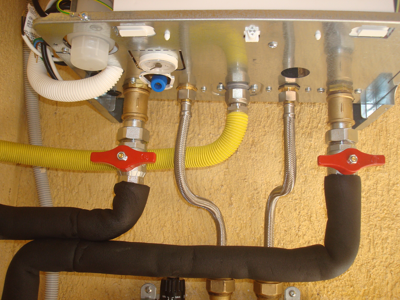 ΕΓΚΑΤΑΣΤΑΣΗ ΕΠΙΤΟΙΧΙΟΥ ΛΕΒΗΤΑ ΥΓΡΑΕΡΙΟΥ ΜΕ 5ΟΔΗ ΒΑΛΒΙΔΑ ΖΕΣΤΟΥ ΝΕΡΟΥ ...