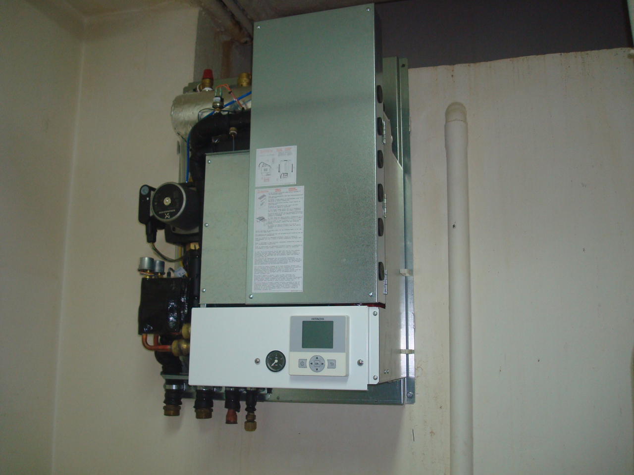 ΑΝΤΛΙΑ SPLIT ΜΕ ΥΔΡΑΥΛΙΚΟ ΔΙΑΧΩΡΙΣΤΗ ΣΕ FAN COILS - GTburnerservice